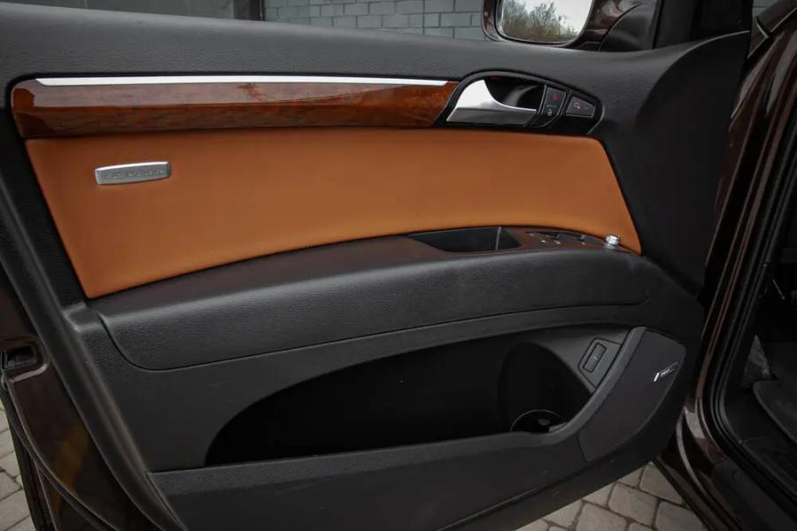 Brūns Audi Q7 2009 Tukums, ar dzinēja tilpumu 4.20 L un nobraukumu 266 tūkst. km par 13550 €, foto 18 vietnē AUTOMOTO.COM.LV