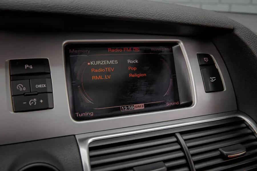 Brūns Audi Q7 2009 Tukums, ar dzinēja tilpumu 4.20 L un nobraukumu 266 tūkst. km par 13550 €, foto 25 vietnē AUTOMOTO.COM.LV