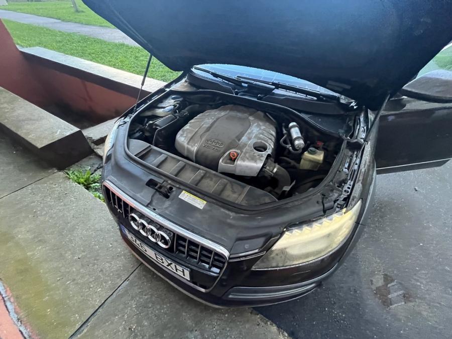 Brown Audi Q7 2011 in Narva, with an engine capacity of 3.00 L and mileage of 346 thousand km for 12500 €, photo 24 on AUTOMOTO.COM.LV
