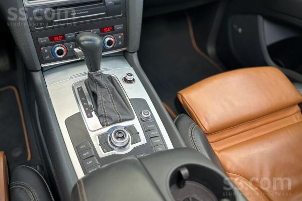Brūns Audi Q7 2011 Rīga, ar dzinēja tilpumu 3.00 L un nobraukumu 221 tūkst. km par 14500 €, foto 10 vietnē AUTOMOTO.COM.LV