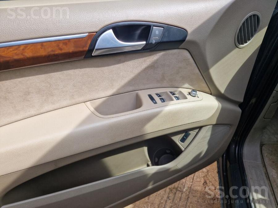 Brown Audi Q7 2012 in Madona, with an engine capacity of 3.00 L and mileage of 480 thousand km for 10500 €, photo 5 on AUTOMOTO.COM.LV