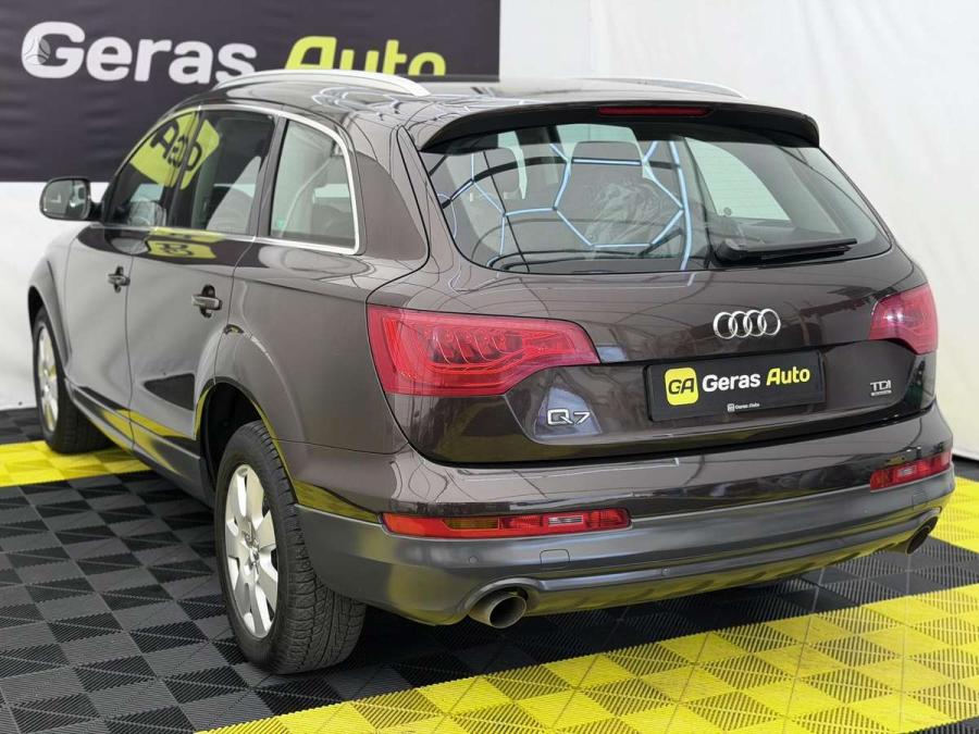 Brown Audi Q7 2012 in Vilnius, with an engine capacity of 2.97 L and mileage of 303 thousand km for 8490 €, photo 7 on AUTOMOTO.COM.LV