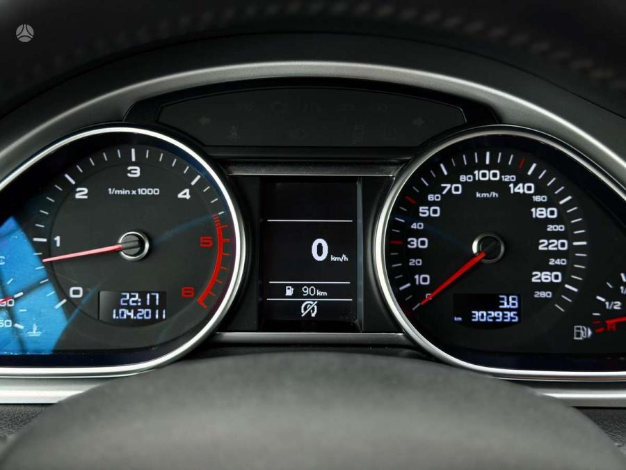 Brown Audi Q7 2012 in Vilnius, with an engine capacity of 2.97 L and mileage of 303 thousand km for 8490 €, photo 29 on AUTOMOTO.COM.LV