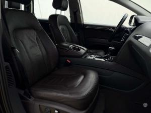 Brown Audi Q7 2012 in Vilnius, with an engine capacity of 2.97 L and mileage of 303 thousand km for 8450 €, photo 15 on AUTOMOTO.COM.LV