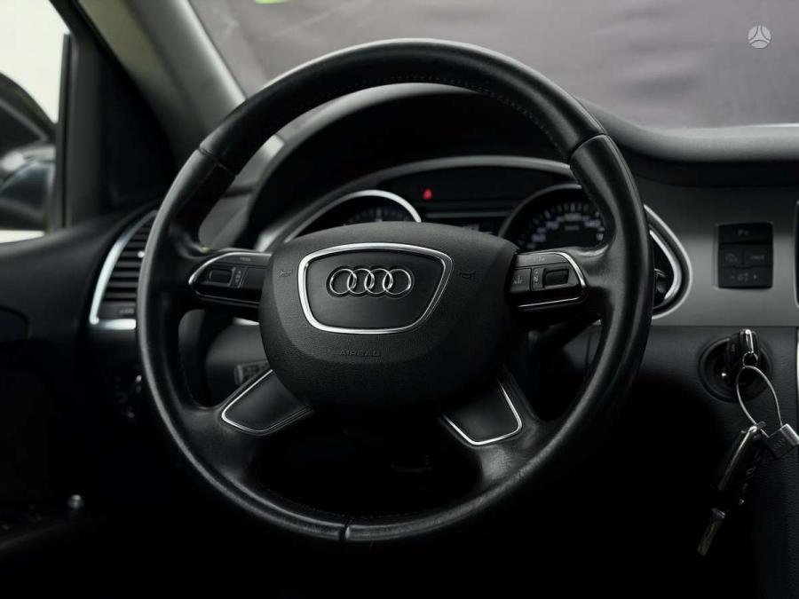 Brown Audi Q7 2012 in Vilnius, with an engine capacity of 2.97 L and mileage of 303 thousand km for 8450 €, photo 19 on AUTOMOTO.COM.LV