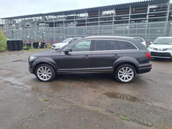 Brūns Audi Q7 2012 Kauņa, ar dzinēja tilpumu 4.13 L un nobraukumu 213 tūkst. km par 8100 €, foto 9 vietnē AUTOMOTO.COM.LV