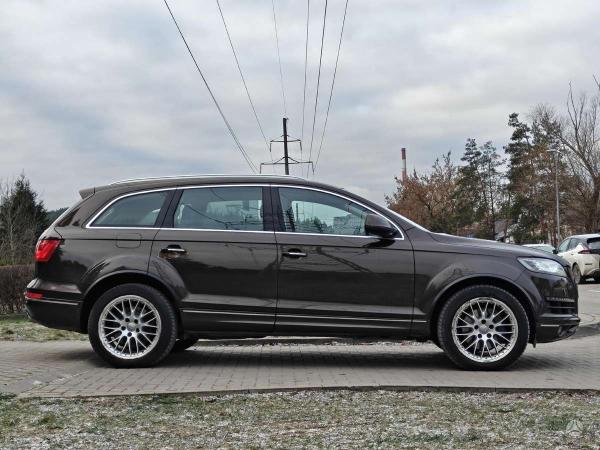 Brown Audi Q7 2013 in Vilnius, with an engine capacity of 4.20 L and mileage of 285 thousand km for 15500 €, photo 8 on AUTOMOTO.COM.LV