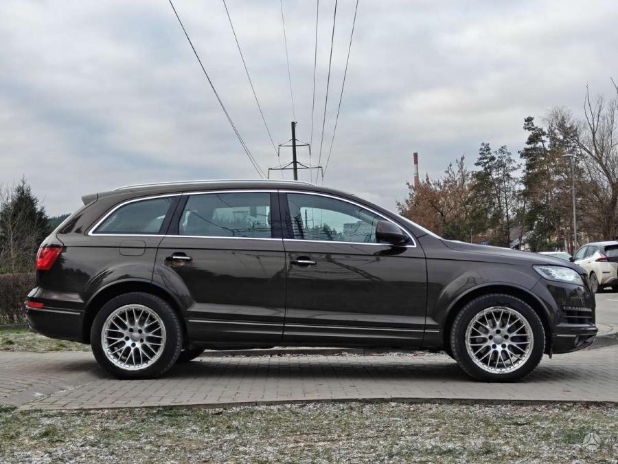 Brown Audi Q7 2013 in Vilnius, with an engine capacity of 4.20 L and mileage of 285 thousand km for 15500 €, photo 8 on AUTOMOTO.COM.LV