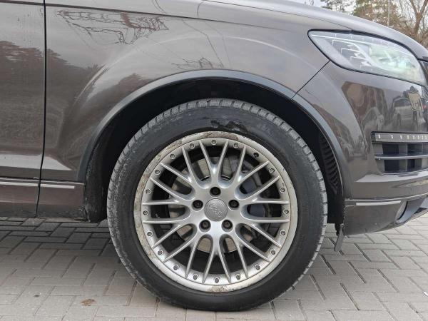 Brown Audi Q7 2013 in Vilnius, with an engine capacity of 4.20 L and mileage of 285 thousand km for 15500 €, photo 10 on AUTOMOTO.COM.LV