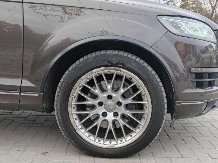 Brown Audi Q7 2013 in Vilnius, with an engine capacity of 4.20 L and mileage of 285 thousand km for 15500 €, photo 10 on AUTOMOTO.COM.LV