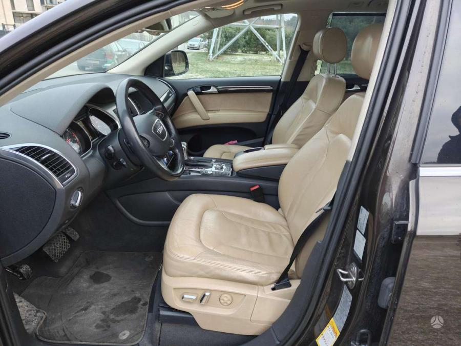 Brown Audi Q7 2013 in Vilnius, with an engine capacity of 4.20 L and mileage of 285 thousand km for 15500 €, photo 17 on AUTOMOTO.COM.LV