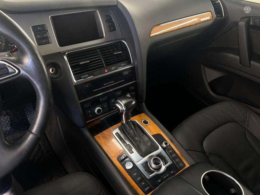 Brūns Audi Q7 2014 Viļņa, ar dzinēja tilpumu 2.97 L un nobraukumu 426 tūkst. km par 9500 €, foto 21 vietnē AUTOMOTO.COM.LV
