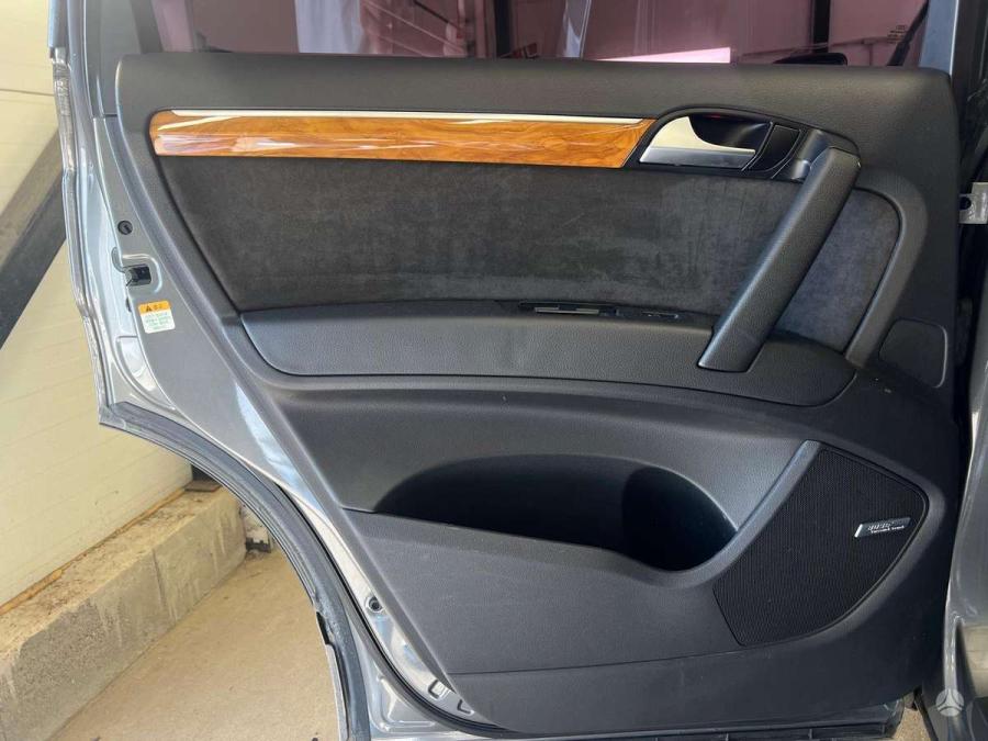 Brūns Audi Q7 2014 Viļņa, ar dzinēja tilpumu 2.97 L un nobraukumu 426 tūkst. km par 9500 €, foto 29 vietnē AUTOMOTO.COM.LV