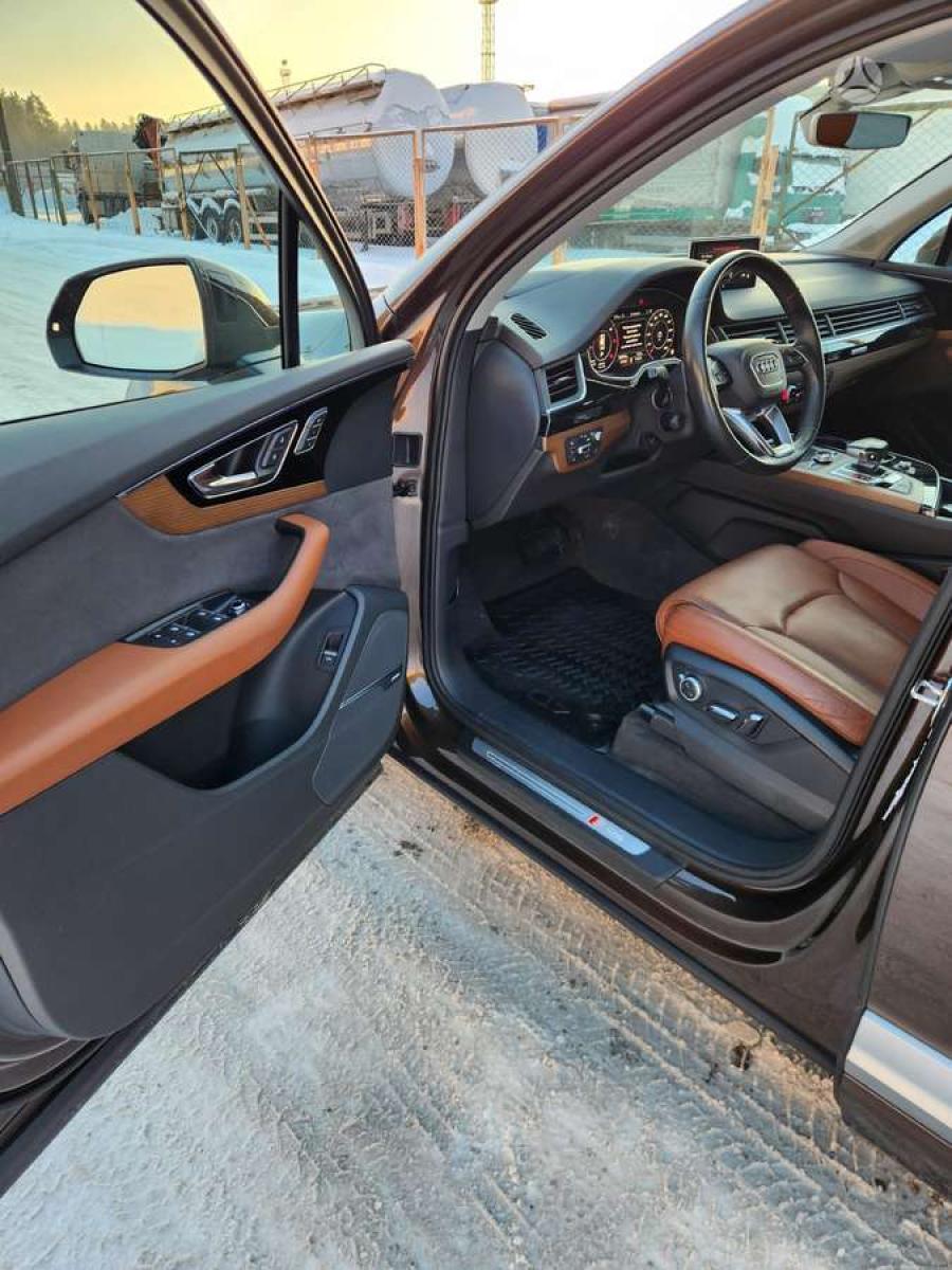 Brown Audi Q7 2015 in Vilnius, with an engine capacity of 2.97 L and mileage of 161 thousand km for 25999 €, photo 8 on AUTOMOTO.COM.LV