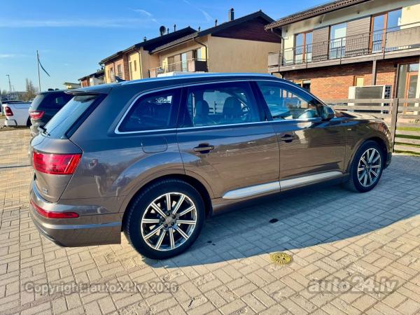 Brūns Audi Q7 2015 Tallina, ar dzinēja tilpumu 3.00 L un nobraukumu 227 tūkst. km par 26000 €, foto 2 vietnē AUTOMOTO.COM.LV