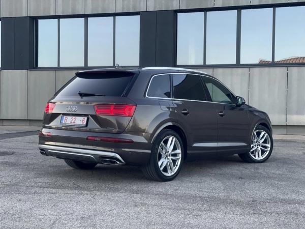Brown Audi Q7 2015 in Riga, with an engine capacity of 3.00 L and mileage of 207 thousand km for 26490 €, photo 4 on AUTOMOTO.COM.LV