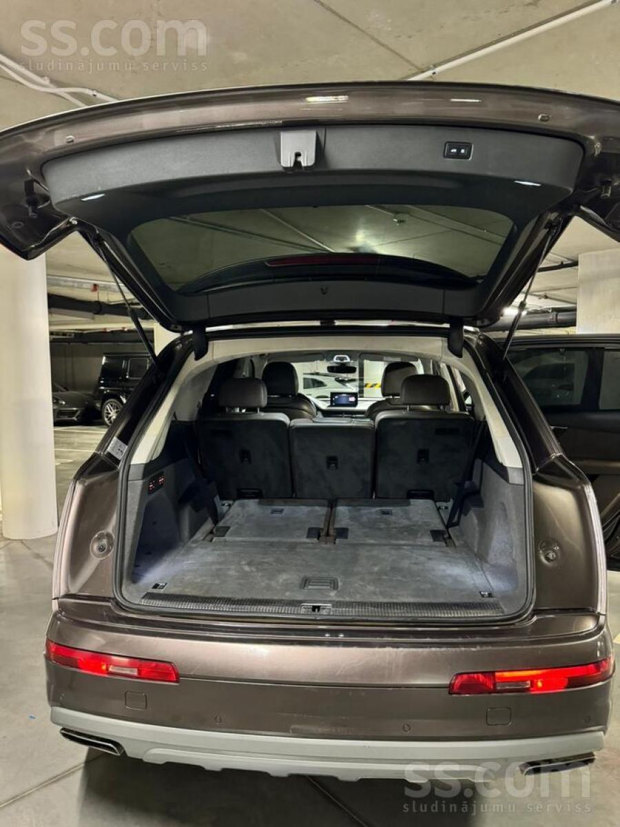Brown Audi Q7 2016 in Riga, with an engine capacity of 3.00 L and mileage of 238 thousand km for 21500 €, photo 4 on AUTOMOTO.COM.LV