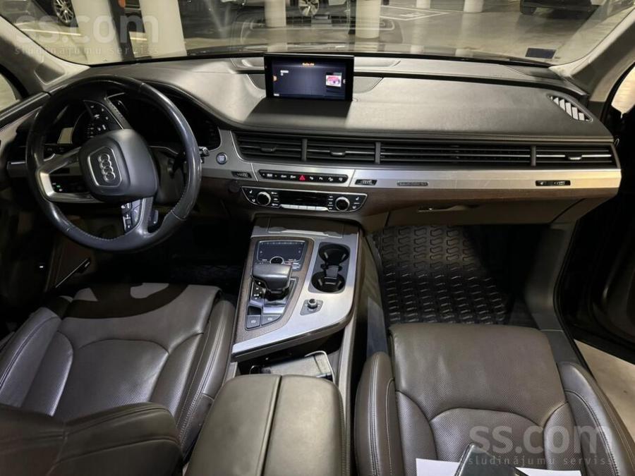 Brown Audi Q7 2016 in Riga, with an engine capacity of 3.00 L and mileage of 238 thousand km for 21500 €, photo 5 on AUTOMOTO.COM.LV
