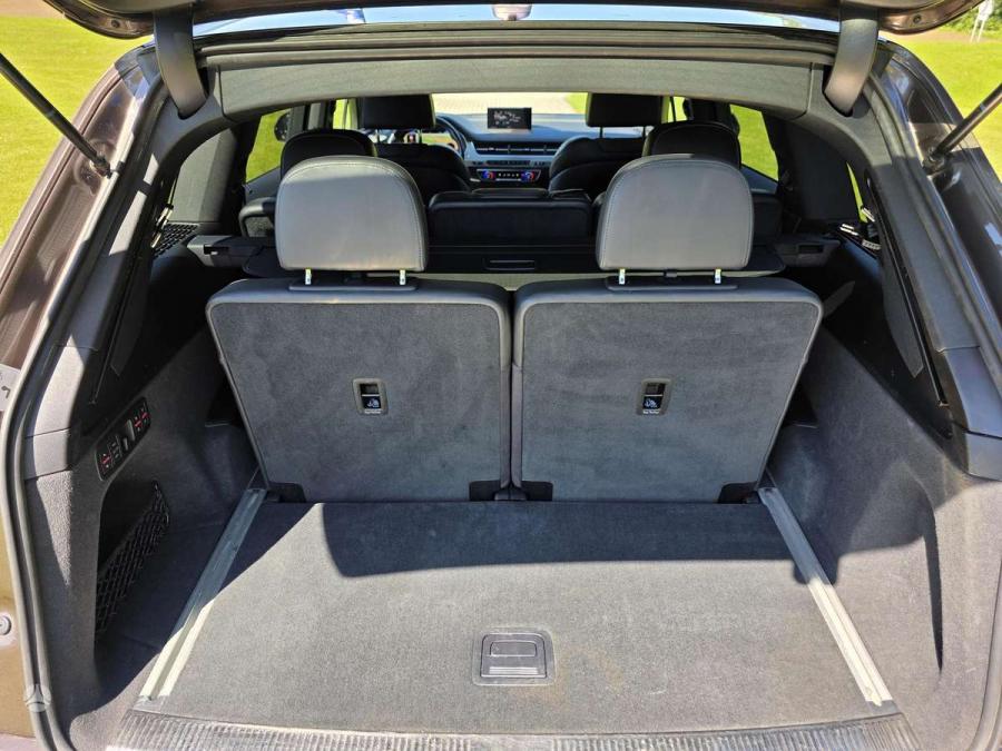 Brown Audi Q7 2016 in Telschi, with an engine capacity of 2.97 L and mileage of 320 thousand km for 21500 €, photo 49 on AUTOMOTO.COM.LV