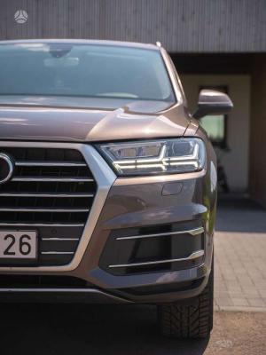 Brown Audi Q7 2016 in Mazeikiai, with an engine capacity of 2.97 L and mileage of 370 thousand km for 18800 €, photo 3 on AUTOMOTO.COM.LV