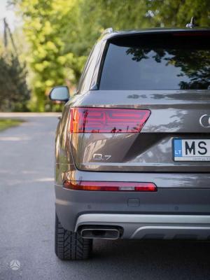 Brown Audi Q7 2016 in Mazeikiai, with an engine capacity of 2.97 L and mileage of 370 thousand km for 18800 €, photo 8 on AUTOMOTO.COM.LV