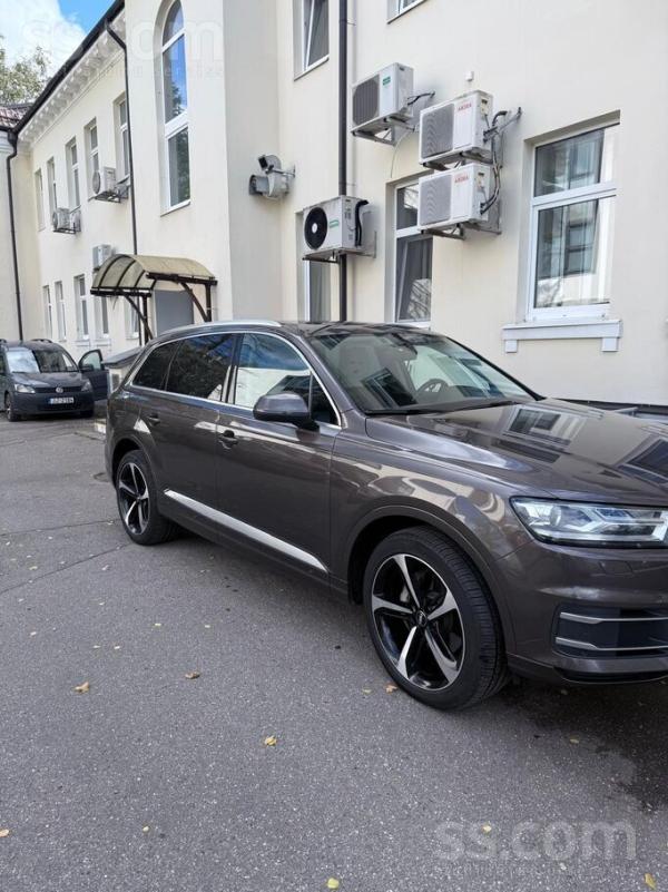 Brown Audi Q7 2017 in Riga, with an engine capacity of 3.00 L and mileage of 224 thousand km for 27000 €, photo 1 on AUTOMOTO.COM.LV