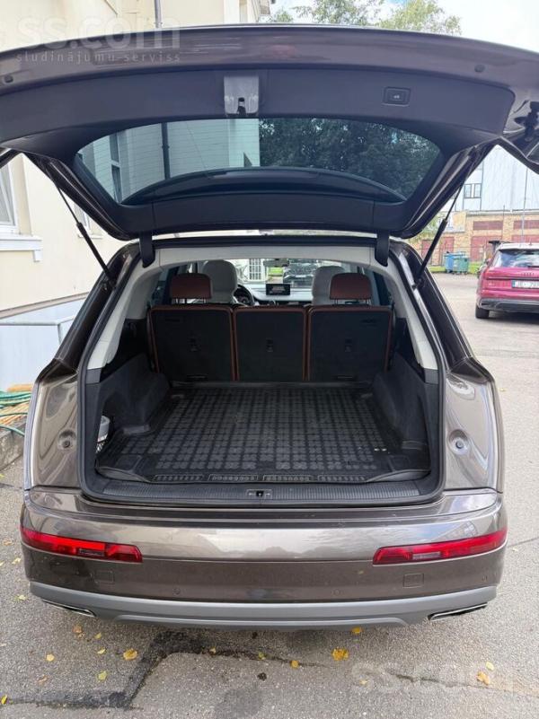 Brown Audi Q7 2017 in Riga, with an engine capacity of 3.00 L and mileage of 224 thousand km for 27000 €, photo 4 on AUTOMOTO.COM.LV