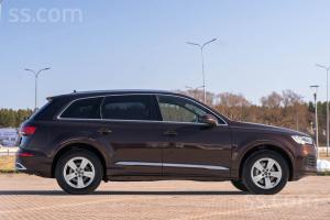 Brown Audi Q7 2021 in Riga, with an engine capacity of 3.00 L and mileage of 106 thousand km for 36800 €, photo 4 on AUTOMOTO.COM.LV