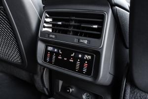 Brūns Audi Q7 2021 Mārupe, ar dzinēja tilpumu 3.00 L un nobraukumu 106 tūkst. km par 39050 €, foto 30 vietnē AUTOMOTO.COM.LV