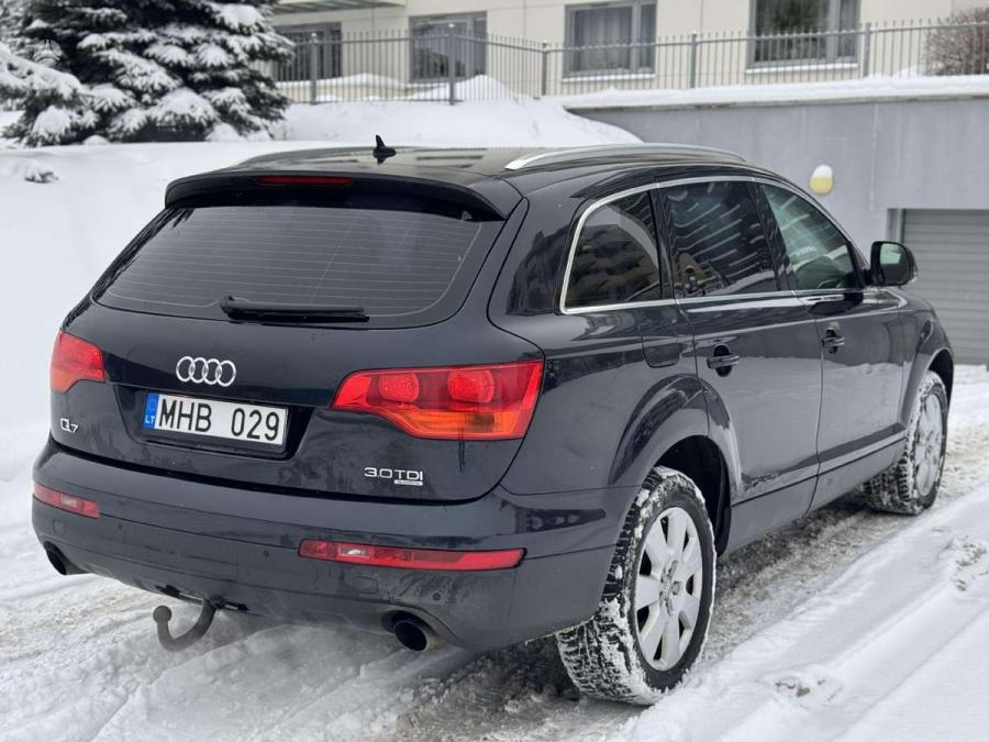 Audi Q7 2006 in Vilnius, with an engine capacity of 3.00 L and mileage of 414 thousand km for 3999 €, photo 4 on AUTOMOTO.COM.LV
