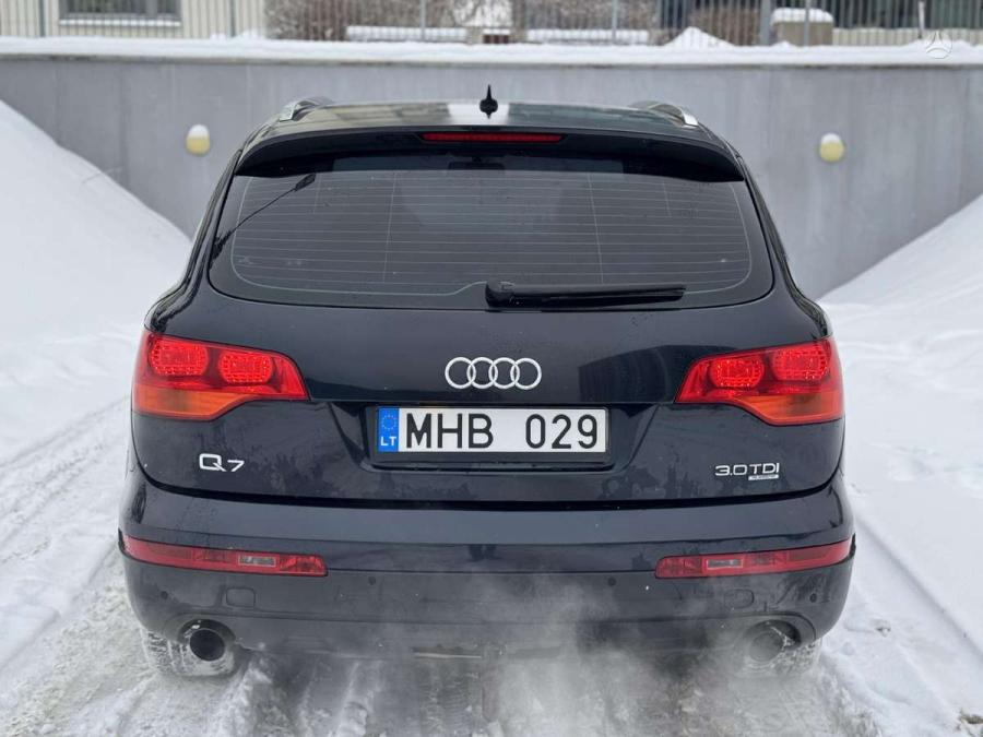 Audi Q7 2006 in Vilnius, with an engine capacity of 3.00 L and mileage of 414 thousand km for 3999 €, photo 5 on AUTOMOTO.COM.LV