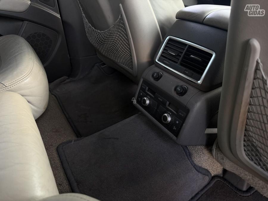 Audi Q7 2006 in Vilnius, with an engine capacity of 3.00 L and mileage of 380 thousand km for 4000 €, photo 15 on AUTOMOTO.COM.LV