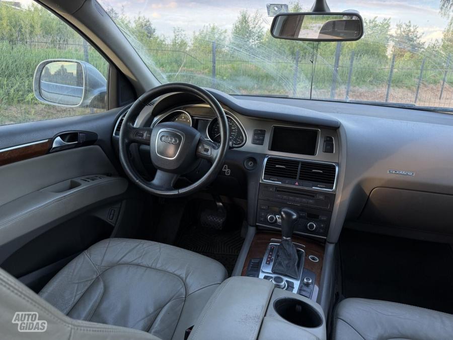 Audi Q7 2006 in Vilnius, with an engine capacity of 3.00 L and mileage of 380 thousand km for 3800 €, photo 15 on AUTOMOTO.COM.LV
