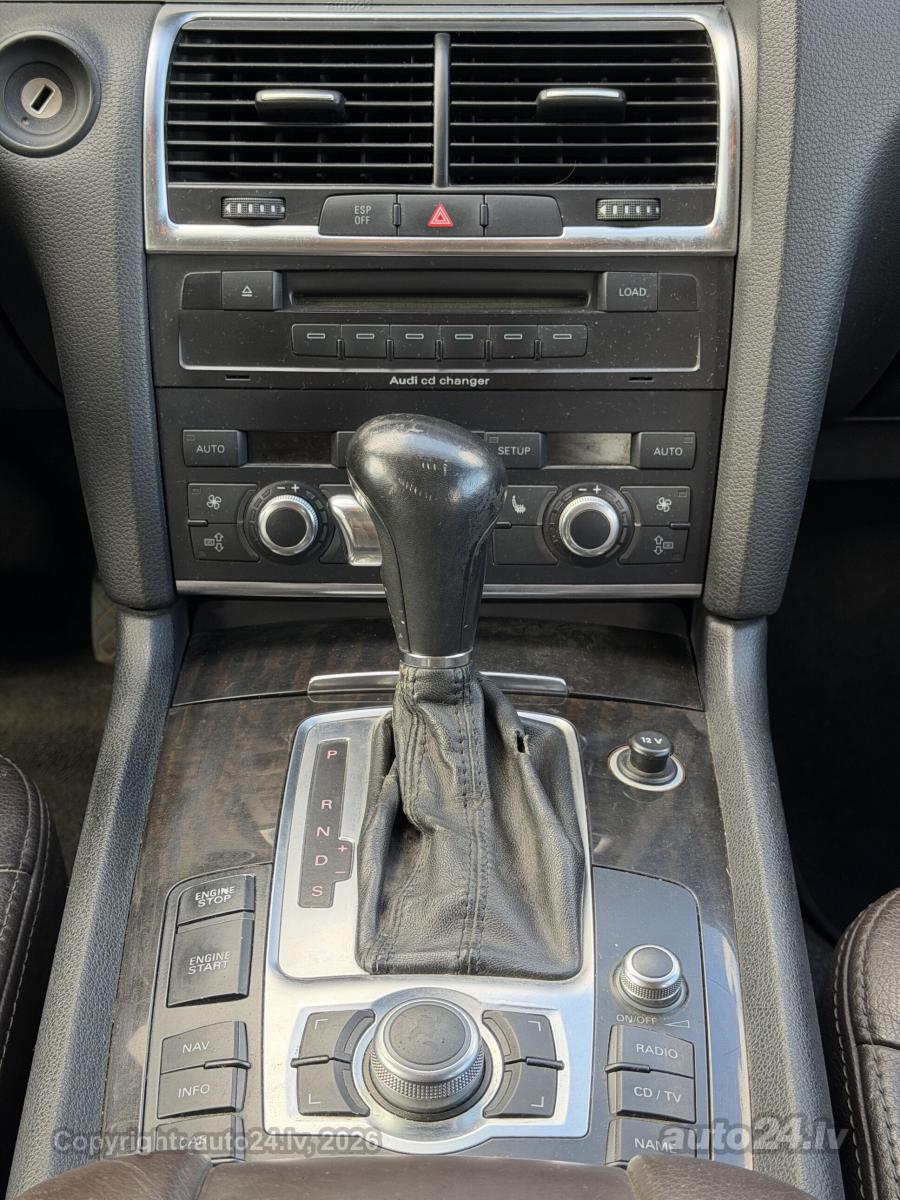 Audi Q7 2006 Tallina, ar dzinēja tilpumu 3.00 L un nobraukumu 340 tūkst. km par 6400 €, foto 9 vietnē AUTOMOTO.COM.LV