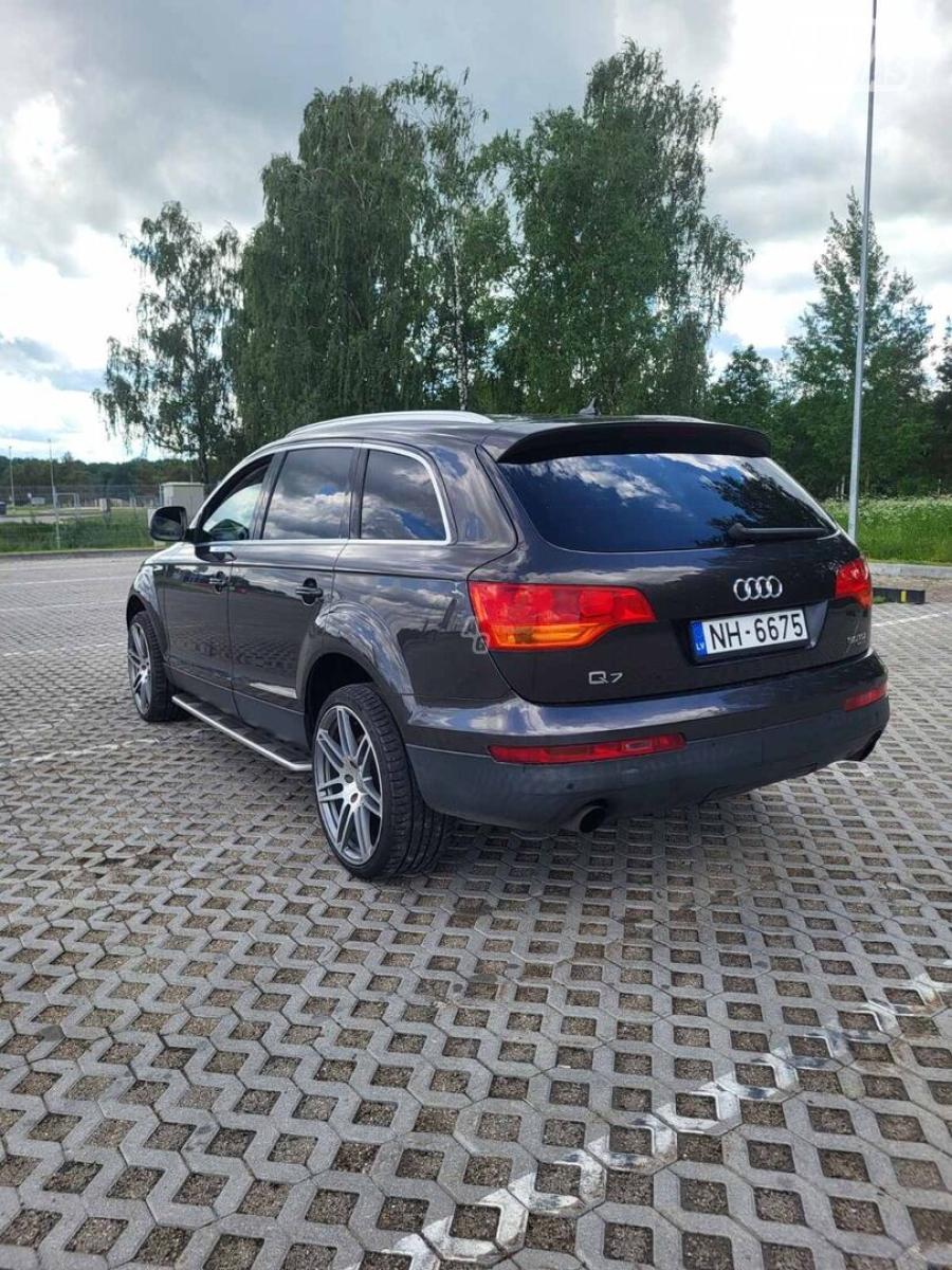 Audi Q7 2008 Pasvalys, ar dzinēja tilpumu 3.00 L un nobraukumu 270 tūkst. km par 4500 €, foto 5 vietnē AUTOMOTO.COM.LV