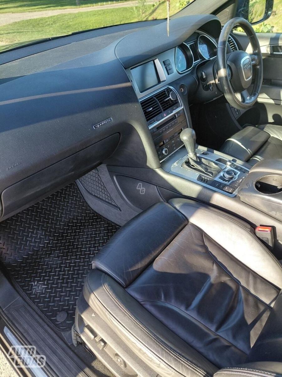 Audi Q7 2008 Marijampole, ar dzinēja tilpumu 4.20 L un nobraukumu 290 tūkst. km par 4195 €, foto 14 vietnē AUTOMOTO.COM.LV