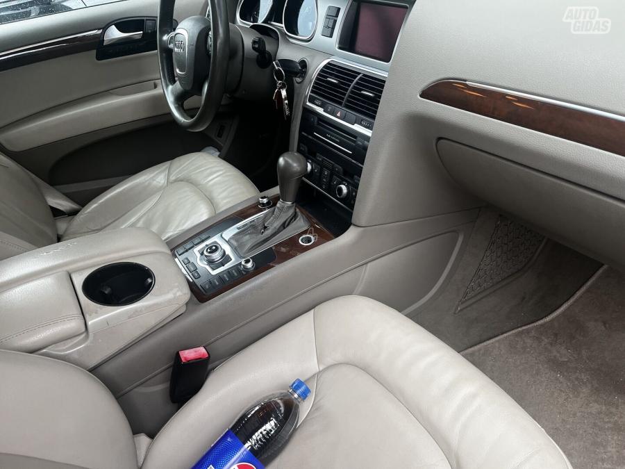 Audi Q7 2010 in Vilnius, with an engine capacity of 3.60 L and mileage of 266 thousand km for 6500 €, photo 3 on AUTOMOTO.COM.LV