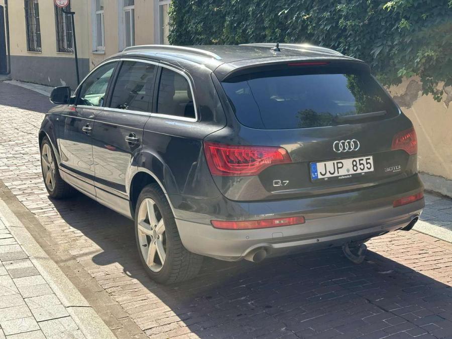 Audi Q7 2010 in Vilnius, with an engine capacity of 2.97 L and mileage of 280 thousand km for 7800 €, photo 4 on AUTOMOTO.COM.LV