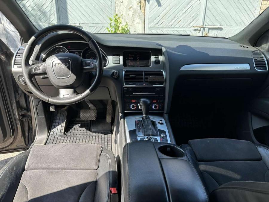 Audi Q7 2010 in Vilnius, with an engine capacity of 2.97 L and mileage of 280 thousand km for 7800 €, photo 9 on AUTOMOTO.COM.LV