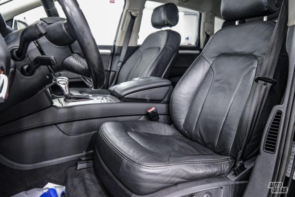 Audi Q7 2012 in Kaunas, with an engine capacity of 3.00 L and mileage of 279 thousand km for 12490 €, photo 6 on AUTOMOTO.COM.LV