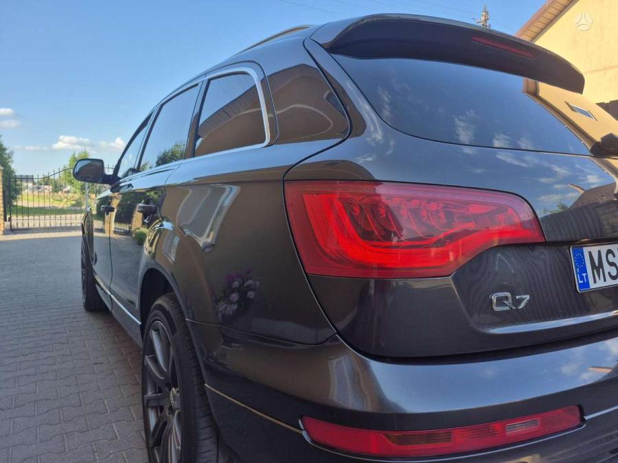 Audi Q7 2012 in Vilnius, with an engine capacity of 2.97 L and mileage of 390 thousand km for 8500 €, photo 8 on AUTOMOTO.COM.LV