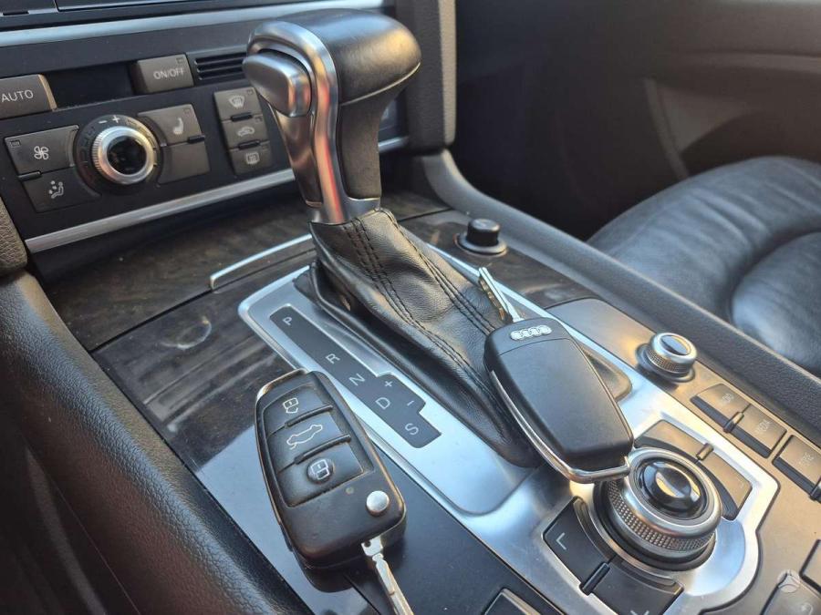 Audi Q7 2012 in Vilnius, with an engine capacity of 2.97 L and mileage of 390 thousand km for 8500 €, photo 21 on AUTOMOTO.COM.LV