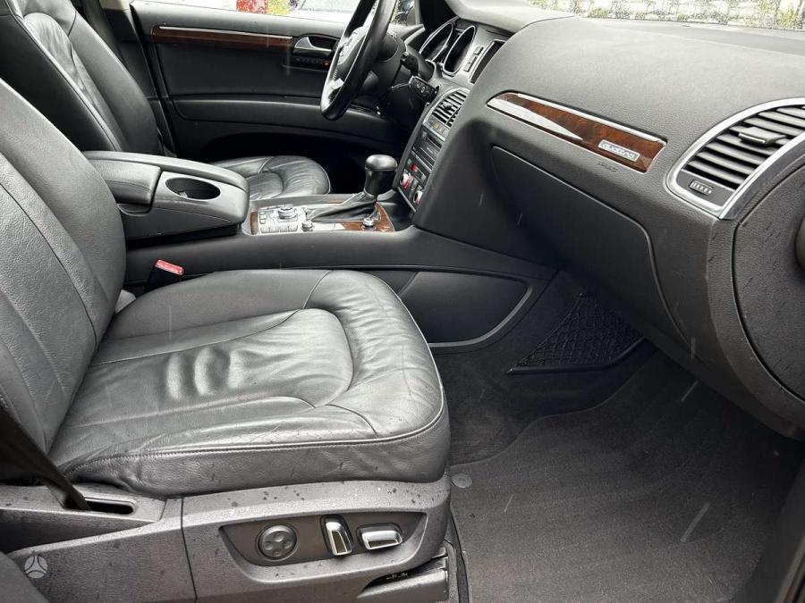 Audi Q7 2012 in Vilnius, with an engine capacity of 2.97 L and mileage of 301 thousand km for 10799 €, photo 11 on AUTOMOTO.COM.LV