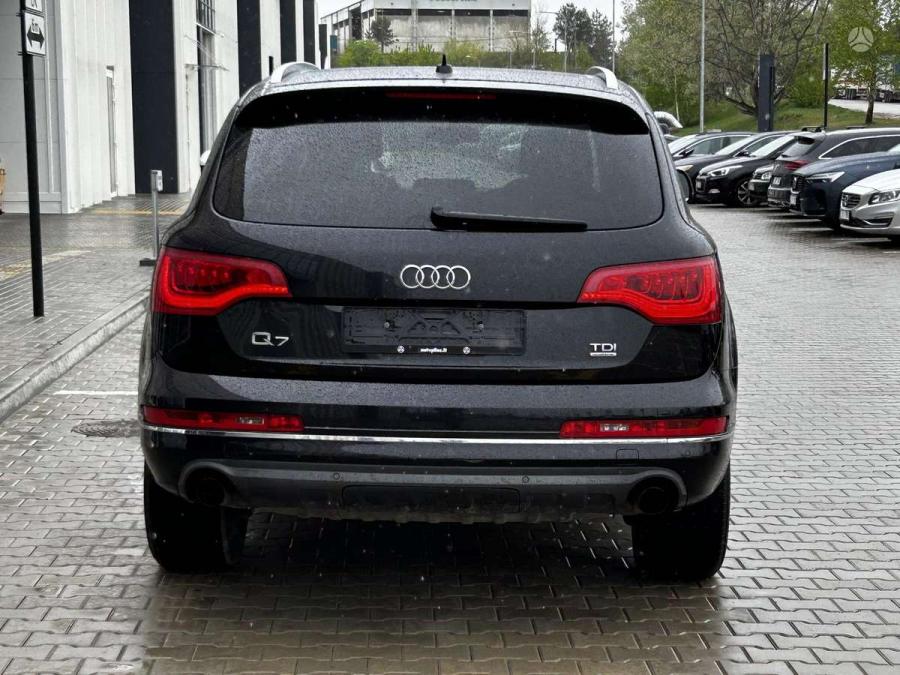 Audi Q7 2012 in Vilnius, with an engine capacity of 2.97 L and mileage of 301 thousand km for 10800 €, photo 5 on AUTOMOTO.COM.LV
