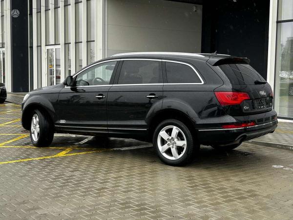Audi Q7 2012 in Vilnius, with an engine capacity of 2.97 L and mileage of 301 thousand km for 9999 €, photo 3 on AUTOMOTO.COM.LV