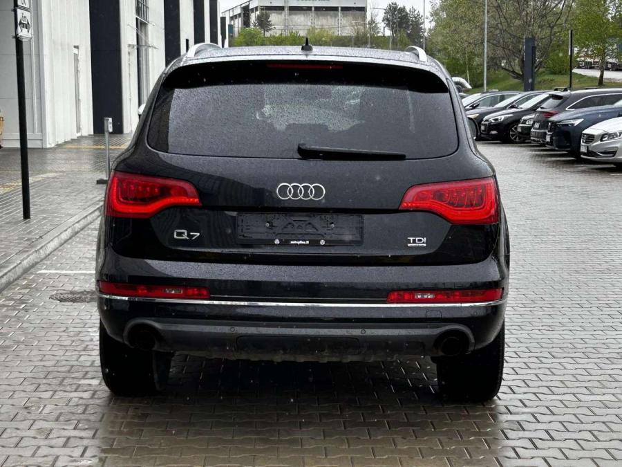 Audi Q7 2012 in Vilnius, with an engine capacity of 2.97 L and mileage of 301 thousand km for 9999 €, photo 5 on AUTOMOTO.COM.LV