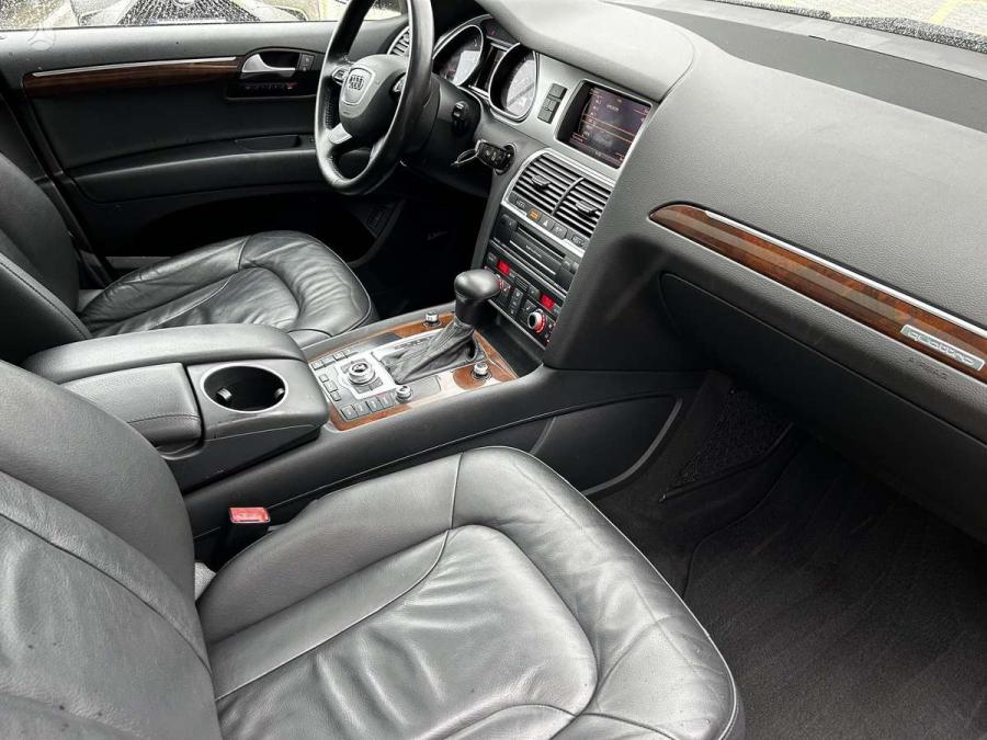 Audi Q7 2012 in Vilnius, with an engine capacity of 2.97 L and mileage of 301 thousand km for 9999 €, photo 11 on AUTOMOTO.COM.LV