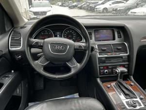 Audi Q7 2012 in Vilnius, with an engine capacity of 2.97 L and mileage of 301 thousand km for 9999 €, photo 12 on AUTOMOTO.COM.LV