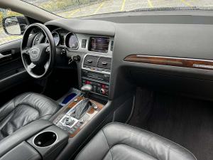 Audi Q7 2012 in Vilnius, with an engine capacity of 2.97 L and mileage of 301 thousand km for 9999 €, photo 13 on AUTOMOTO.COM.LV