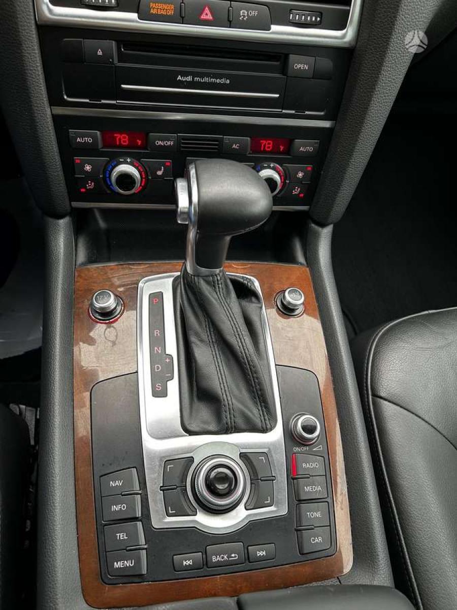 Audi Q7 2012 in Vilnius, with an engine capacity of 2.97 L and mileage of 301 thousand km for 9999 €, photo 16 on AUTOMOTO.COM.LV